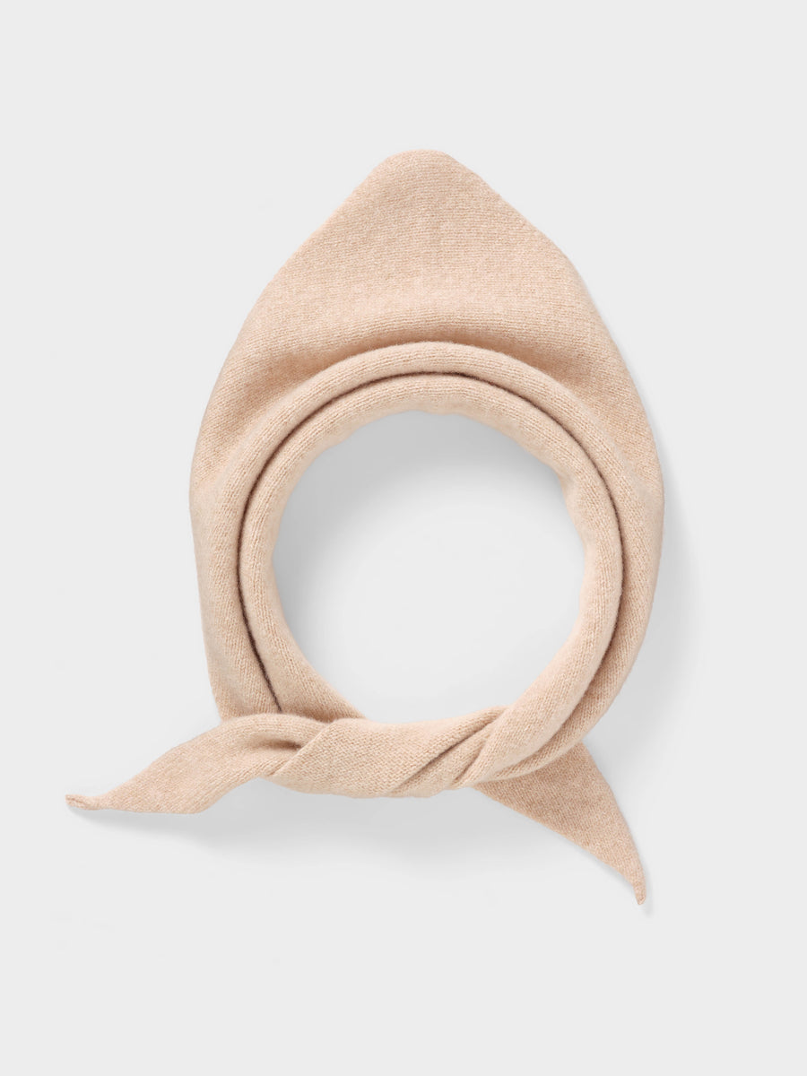 PLAIN TRIANGLE NECKERCHIEF OATMEAL – Jo Gordon
